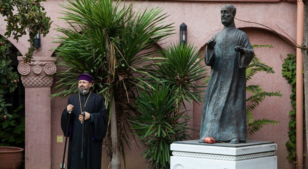 Statue of Komitas unveiled in Istanbul – Public Radio of Armenia