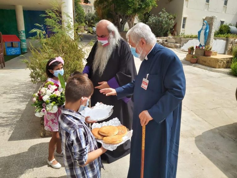 His Holiness Aram I visits the Birds’ Nest Orphanage in Lebanon ...