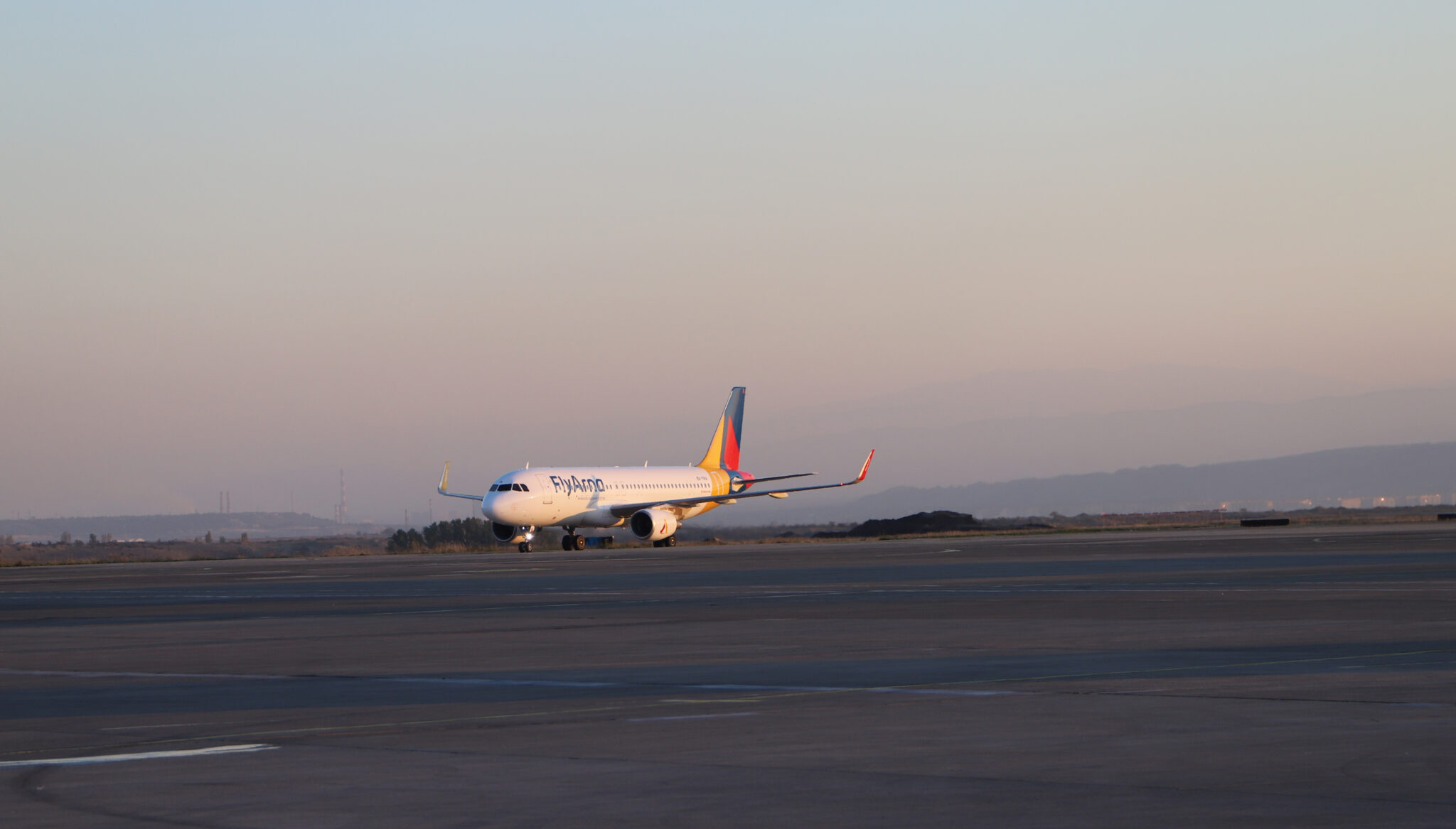 Fly Arna operates inaugural flight to Tbilisi – Public Radio of Armenia