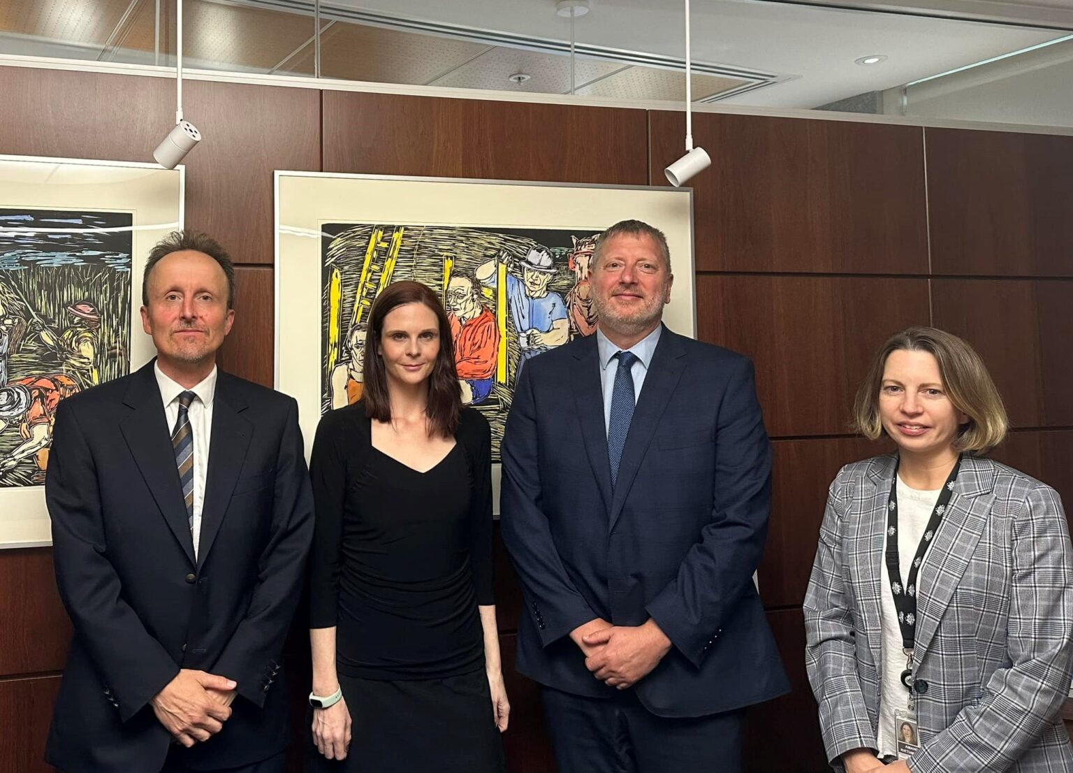 Journalist Lindsey Snell meets Australian MFA officials, exposes ...