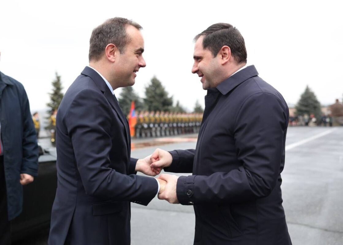 Armenian Defense Minister receives French counterpart – Public Radio of ...