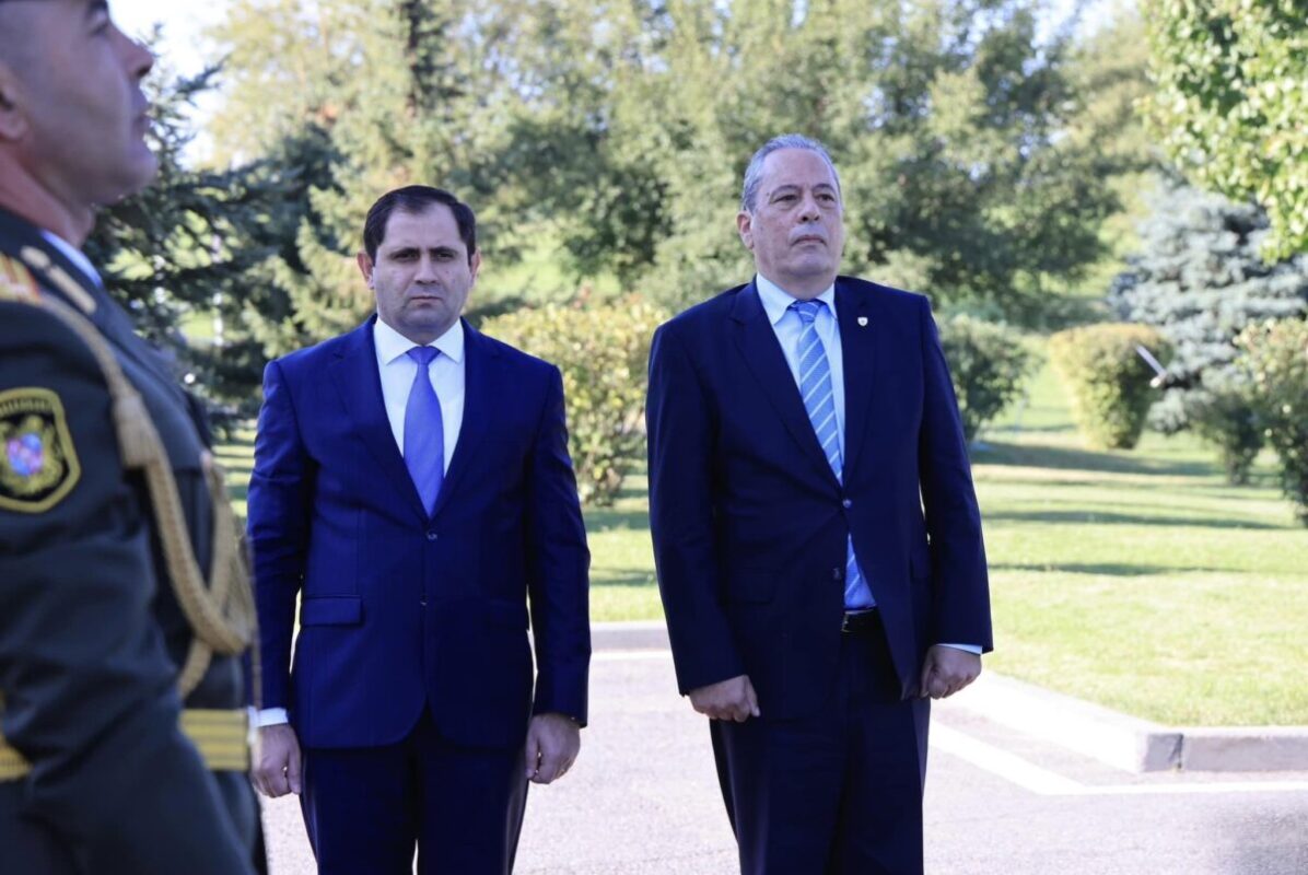 Armenian Defense Minister receives his Cypriot counterpart – Public ...