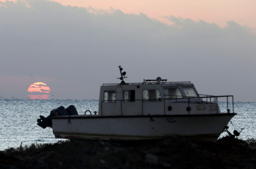Four survivors found day after tourist yacht sank in Red Sea – Public ...