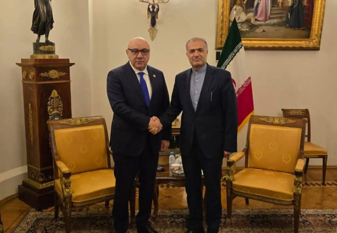 Armenian, Iranian envoys to Russia discuss prospects for economic development in the region ...