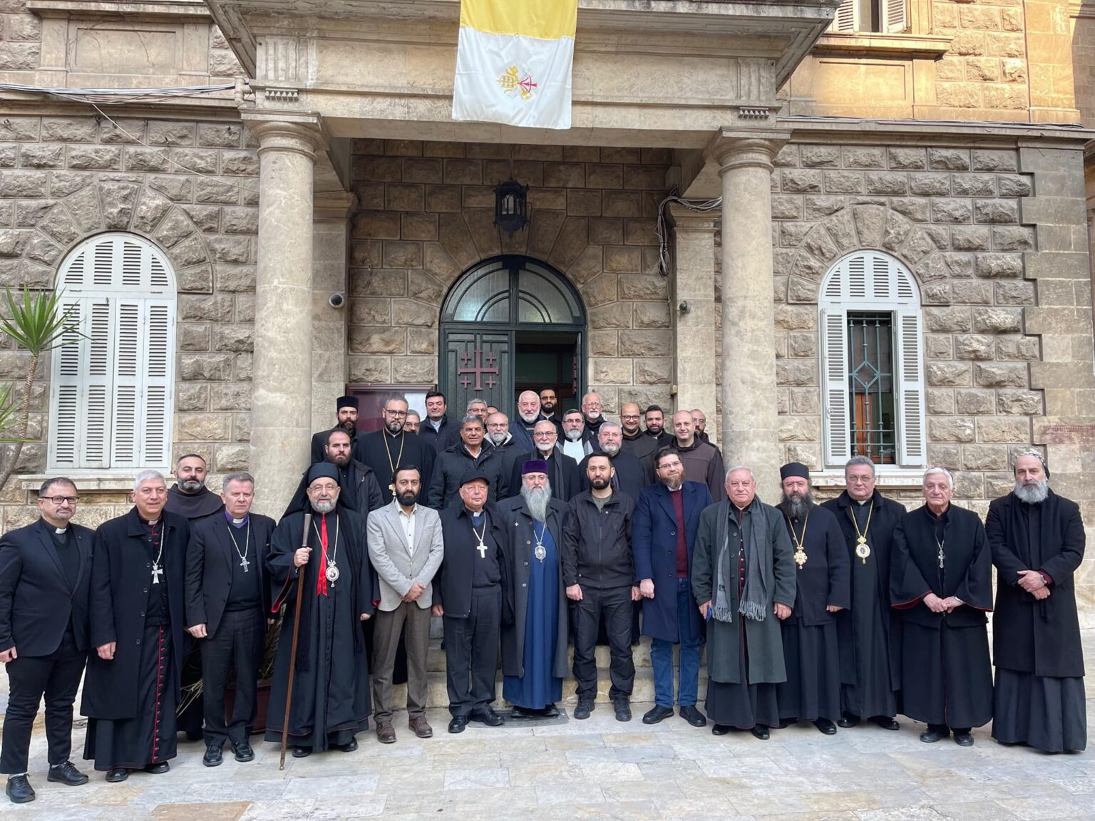 Leaders of the military administration of Aleppo meet heads of Armenian ...