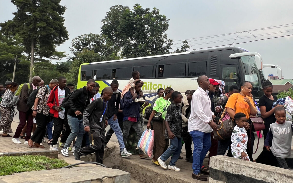Thousands flee eastern Congo into Rwanda as fighting intensifies in ...