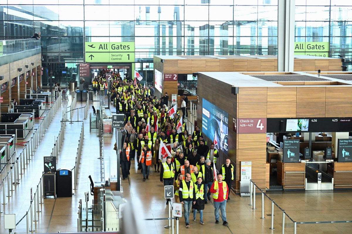 Germany-wide airport workers’ strike brings air traffic to virtual halt ...