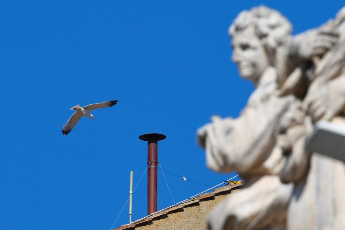 Conclave smoke signals ready: Vatican installs chimney over Sistine ...