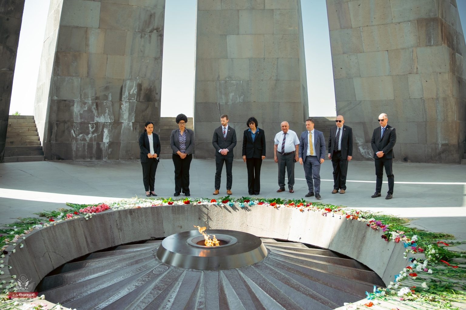 U.S. Deputy Assistant Secretary Aleshia Duncan visits Tsitsernakaberd ...