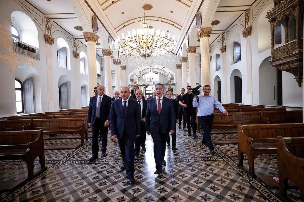 PM Pashinyan visits Armenian Patriarchal Church in Istanbul – Public ...