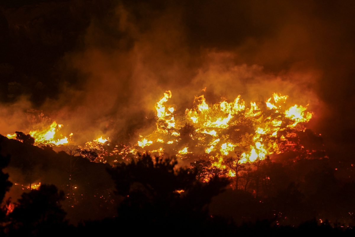 Greek firefighters battle wildfire on island of Crete – Public Radio of ...