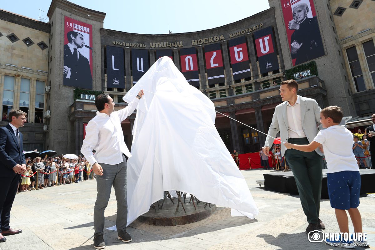 Charles Aznavour statue unveiled in Yerevan – Public Radio of Armenia