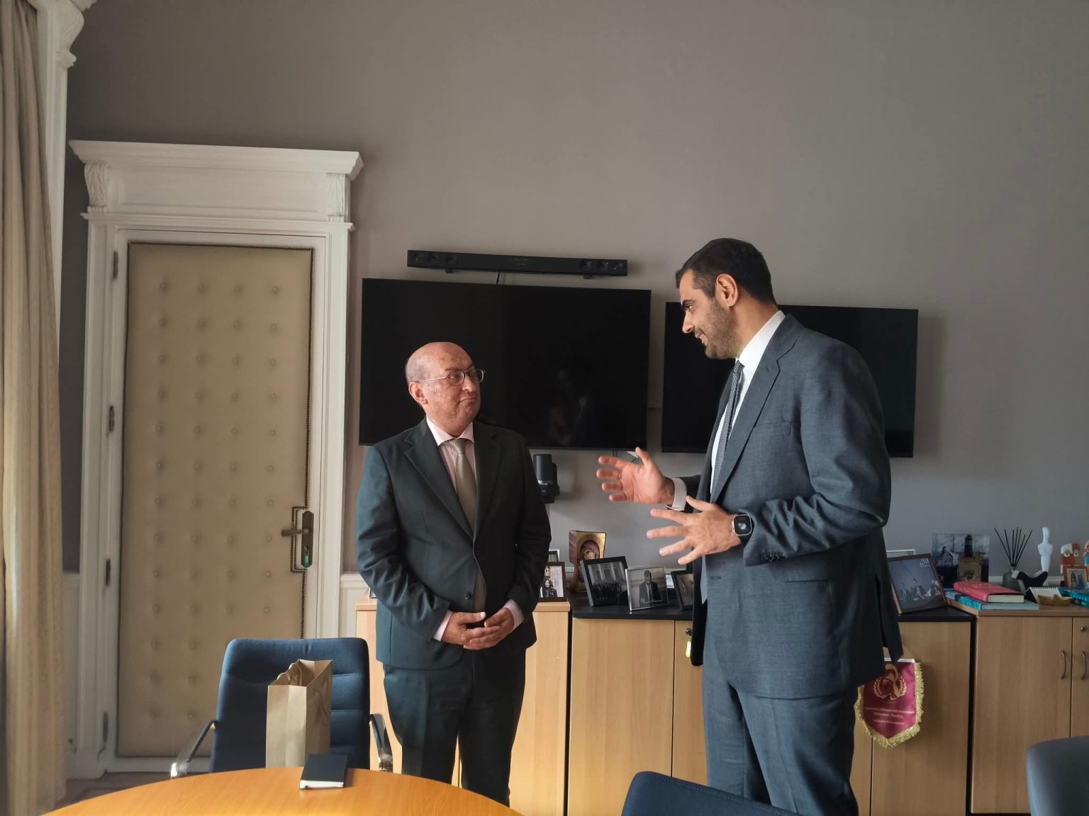 Armenian Ambassador, Deputy Minister of the Prime Minister of Greece discuss peace efforts ...