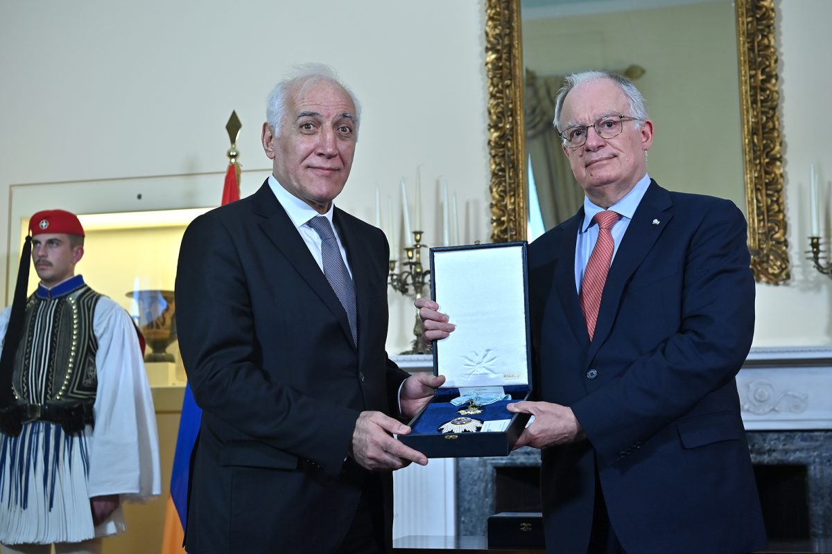 Greek President awards Armenian vounterpart during state visit to ...